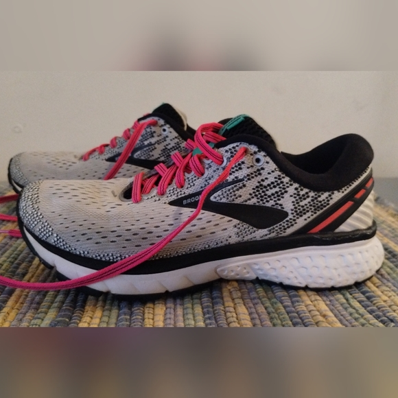 Brooks | Shoes | Brooks Womens Ghost Gray Pink Running Shoes Lace Up ...